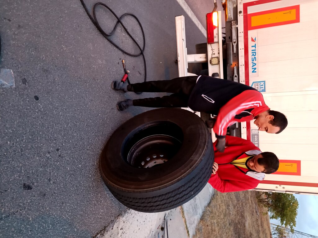 Oto lastik tamiri Lastikçi EN Yakın Oto Lastikçi, İstanbul, foto