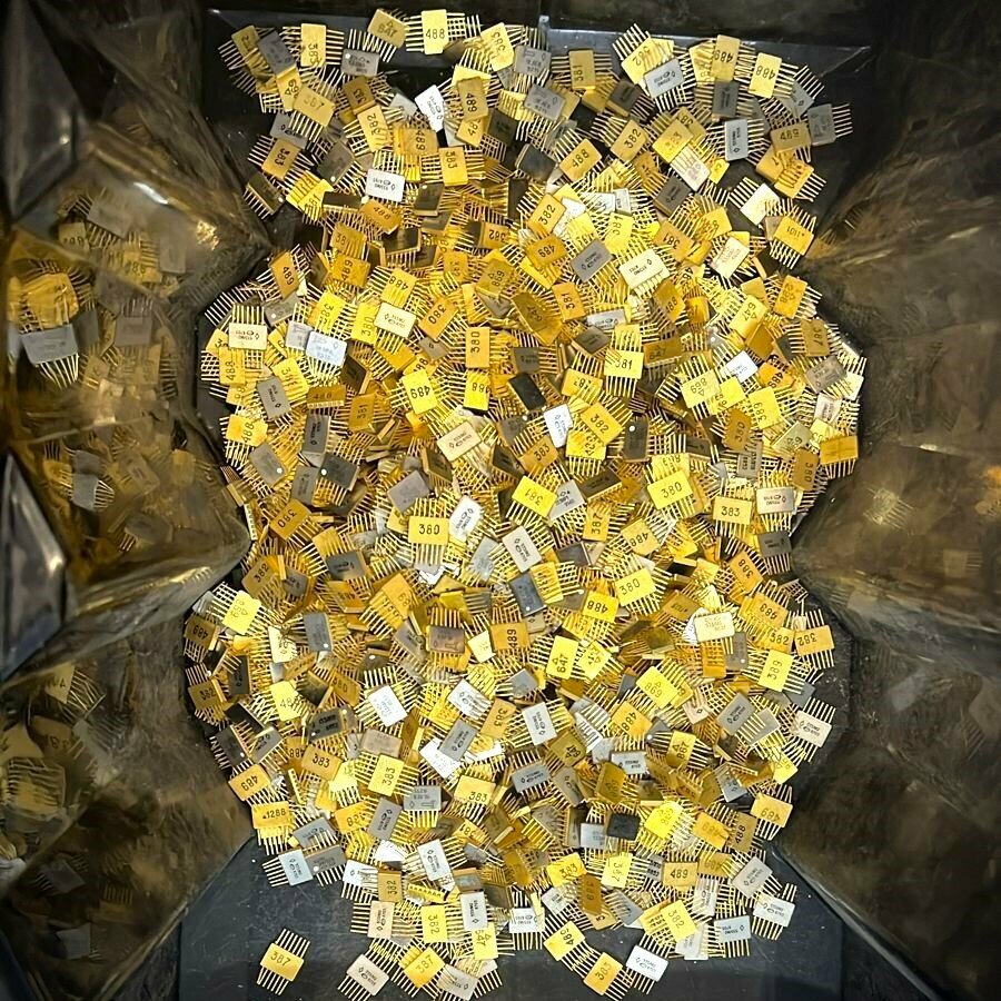 Geri dönüşüm maddeleri Tochka Sbora, Samara, foto