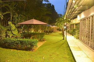 Royal Palms Luxury Rental Apartments (State of Maharashtra, Nagpur), otel  Nagpur'dan