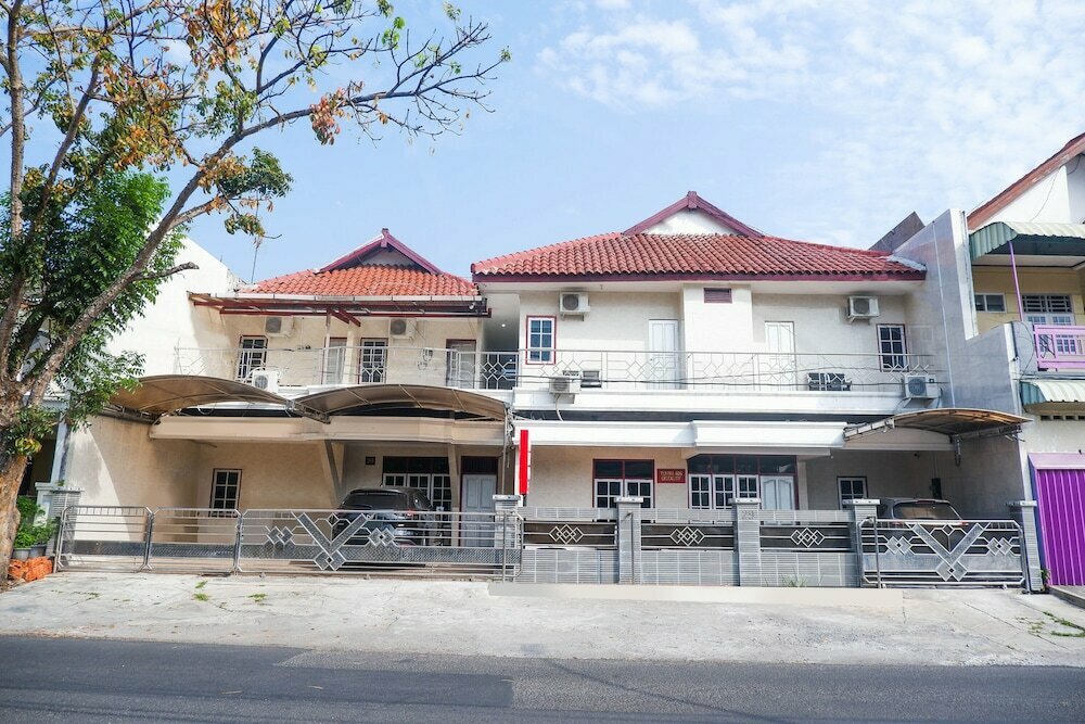 Otel Executive Residence by Oyo Rooms, Semarang, foto