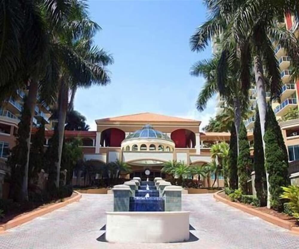 Otel Sunny Isles Apartments, Florida Eyaleti, foto