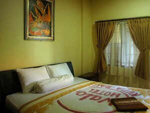 The Taman Sari Resort Legian - Hostel (Bali, Badung Regency, Kuta District, Jalan Arwana), otel  Bali'den
