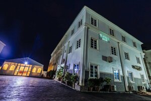 Tranquil Mews Hotel (Abuja Capital Territory, Yellow Line, Abuja Metro), otel  Abuja'dan