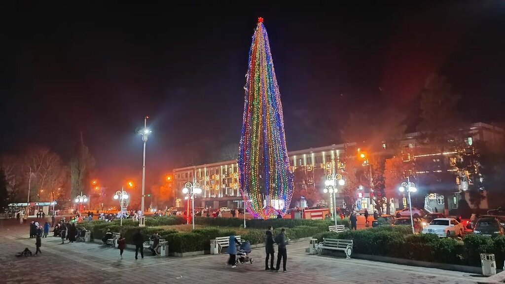 Elektrik santrali Tursun Olcabayeviç Olcabayev Nurek Elektrik Santralı ve Barajı, Hetlân (Hatlon) ili, foto
