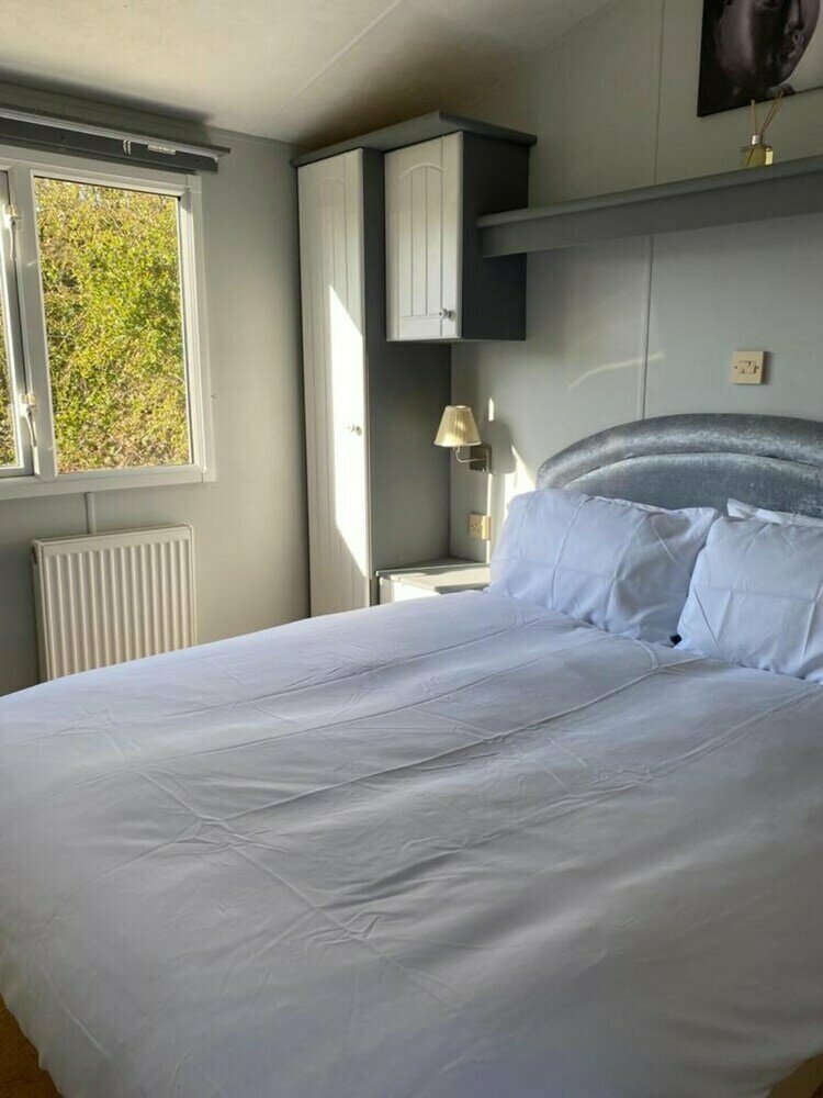 Otel Immaculate 2-bed Static Caravan Near the Lake, İngiltere, foto