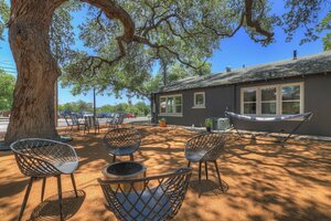 New! upscale-riverfront&pet-friendly-near Schlitter (United States Route 50), otel  Texas'tan