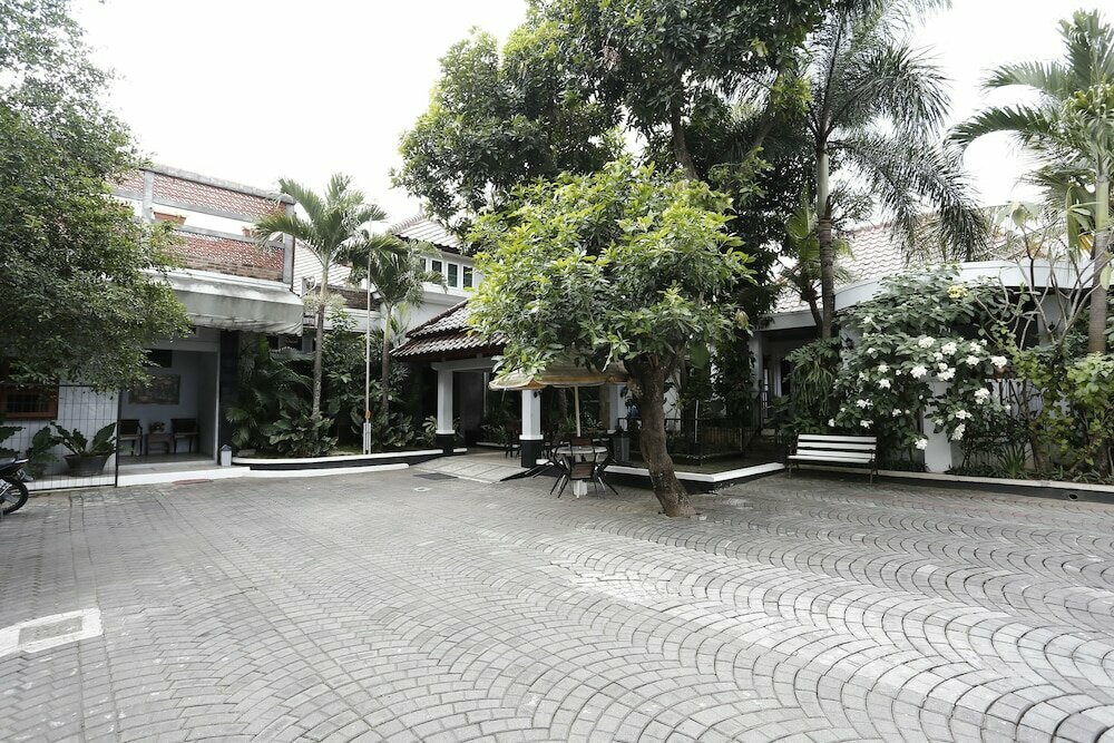 Otel Reddoorz near Lempuyangan Station 2, Yogyakarta, foto