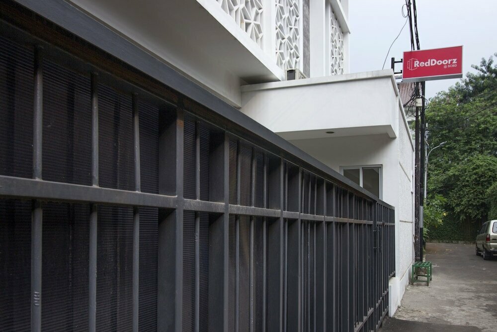 Otel RedDoorz Plus @ Scbd, Cakarta, foto