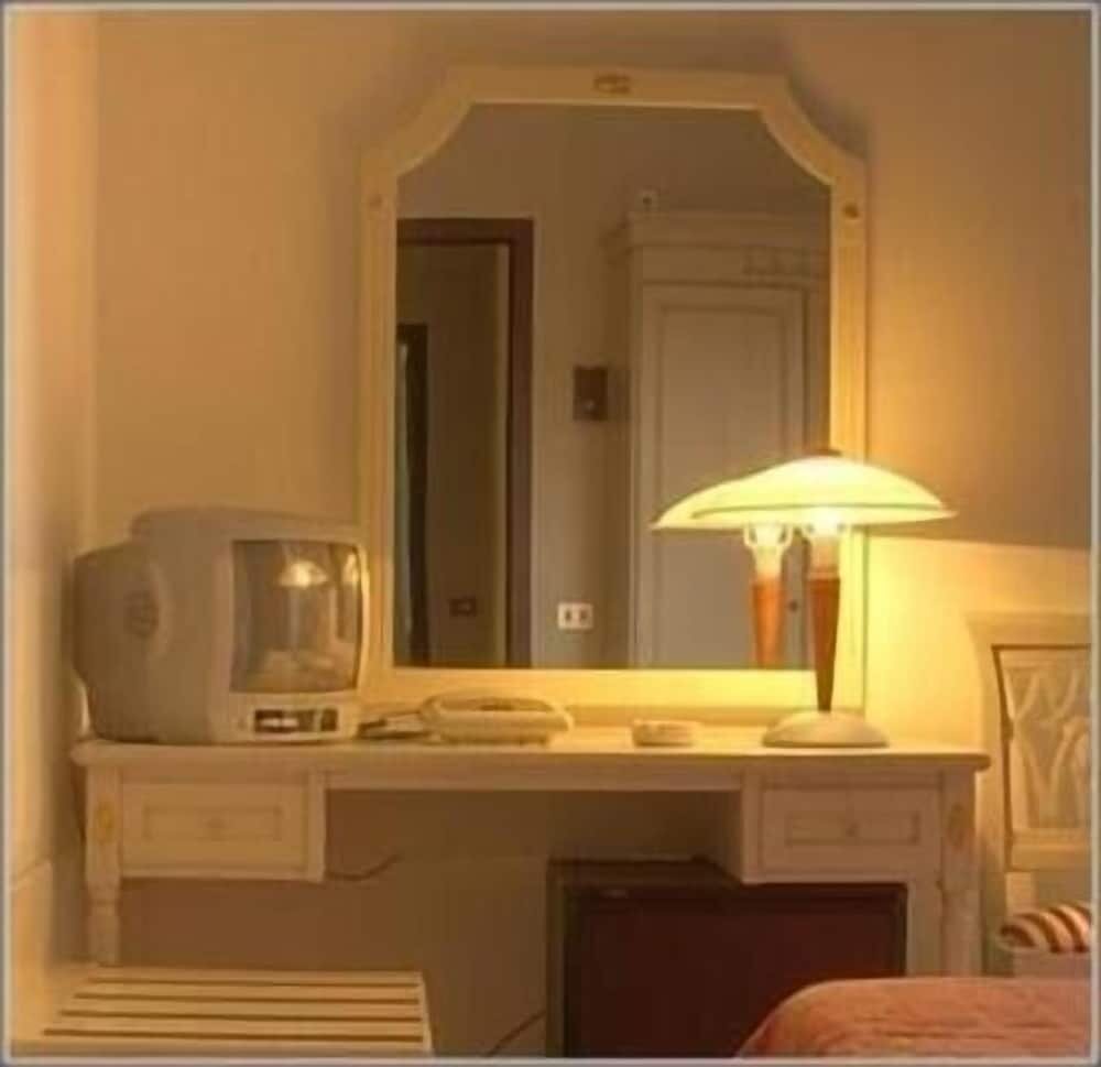 Otel Hotel Vecchio Convento, Lombardiya, foto