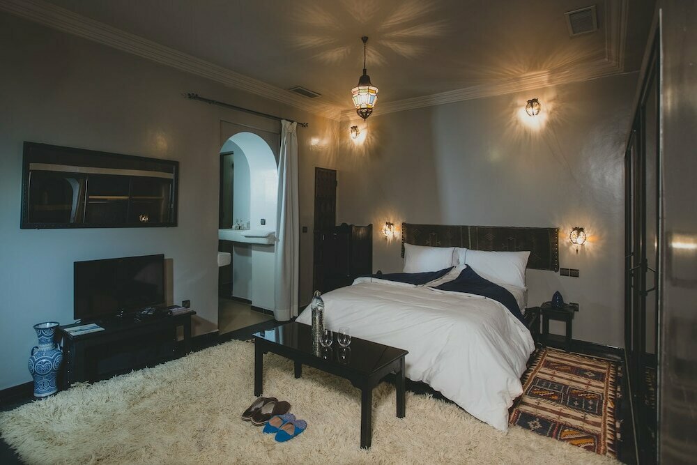 Otel Riad Tama, Verzazat, foto