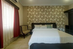 House 56 Hotel and Suites (Ogun, Town of Abeokuta), otel  Abeokuta'dan