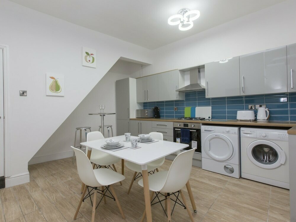 Otel Townhouse Plus @ 40 West St, , foto