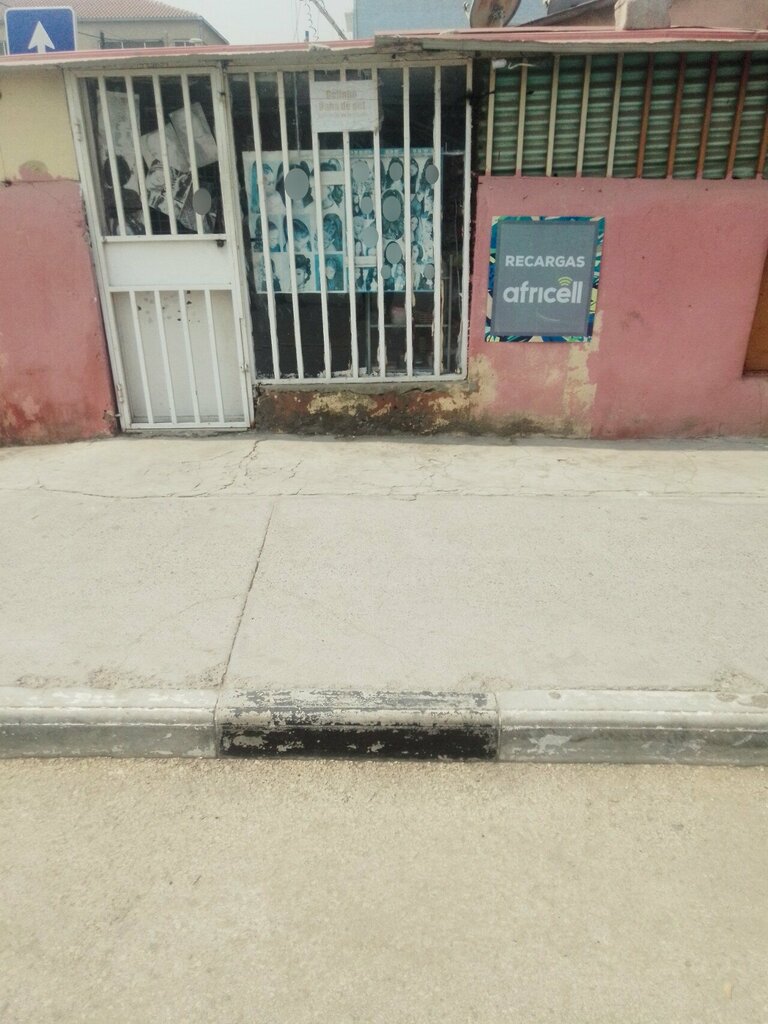Kuaförler Recargas africell, Loanda, foto