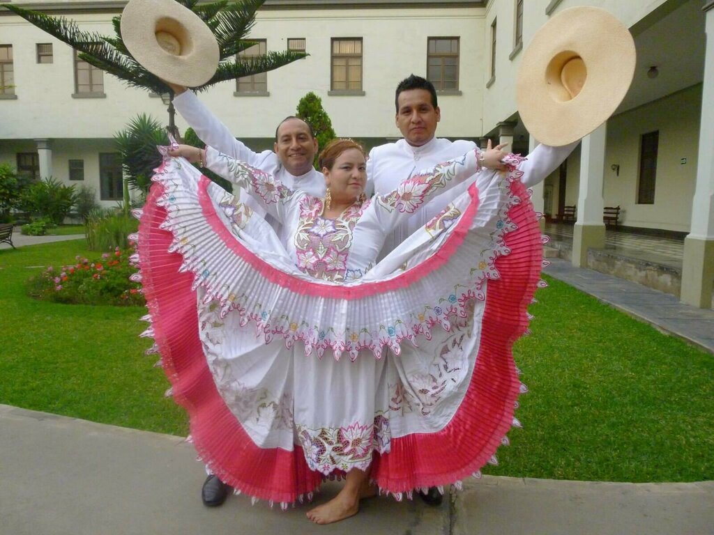 Dans okulları Cetpro Centro Folklórico Del Magisterio Alejandro Vivanco Guerra, Lima, foto