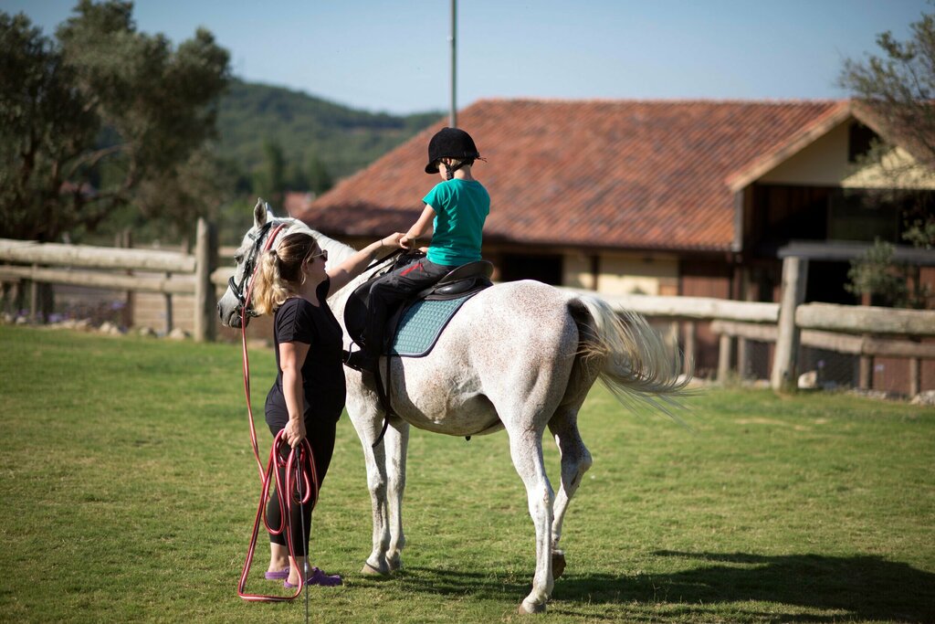Spor kulüpleri Manej Urla Atlıspor Kulübü, Urla, foto