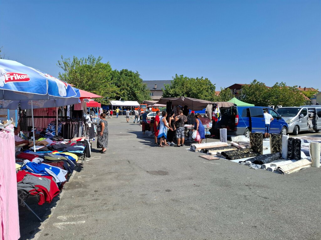Pazarlar ve çarşılar Zemun Flea Market, Belgrad, foto