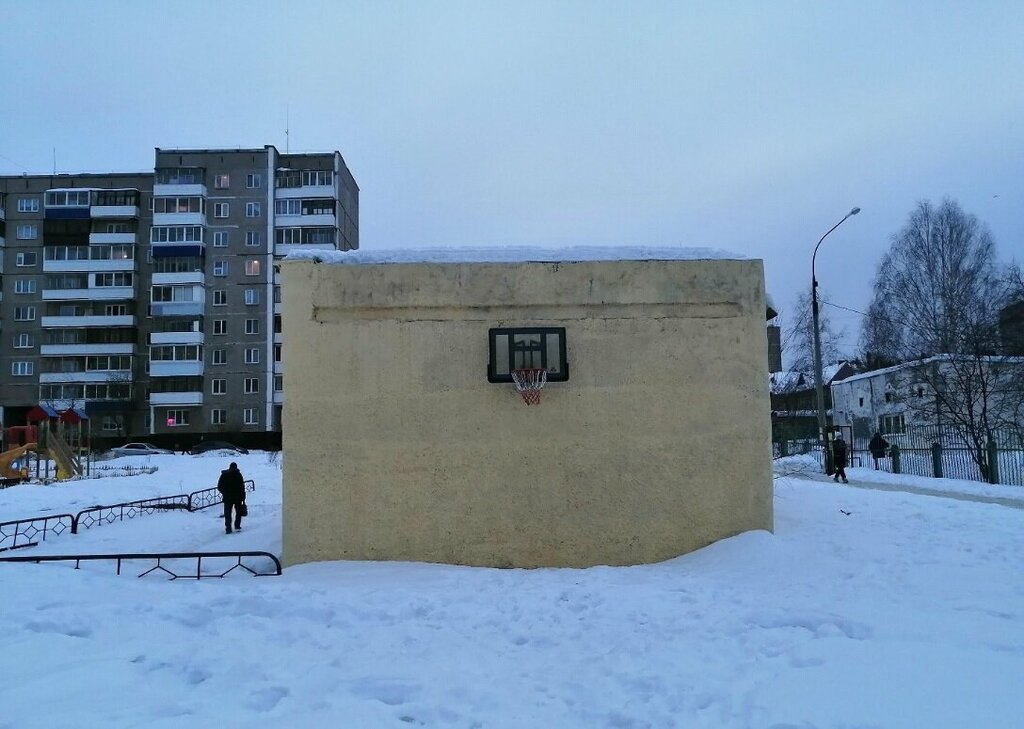 Spor alanı Стритбольная площадка, Nijni Tagil, foto