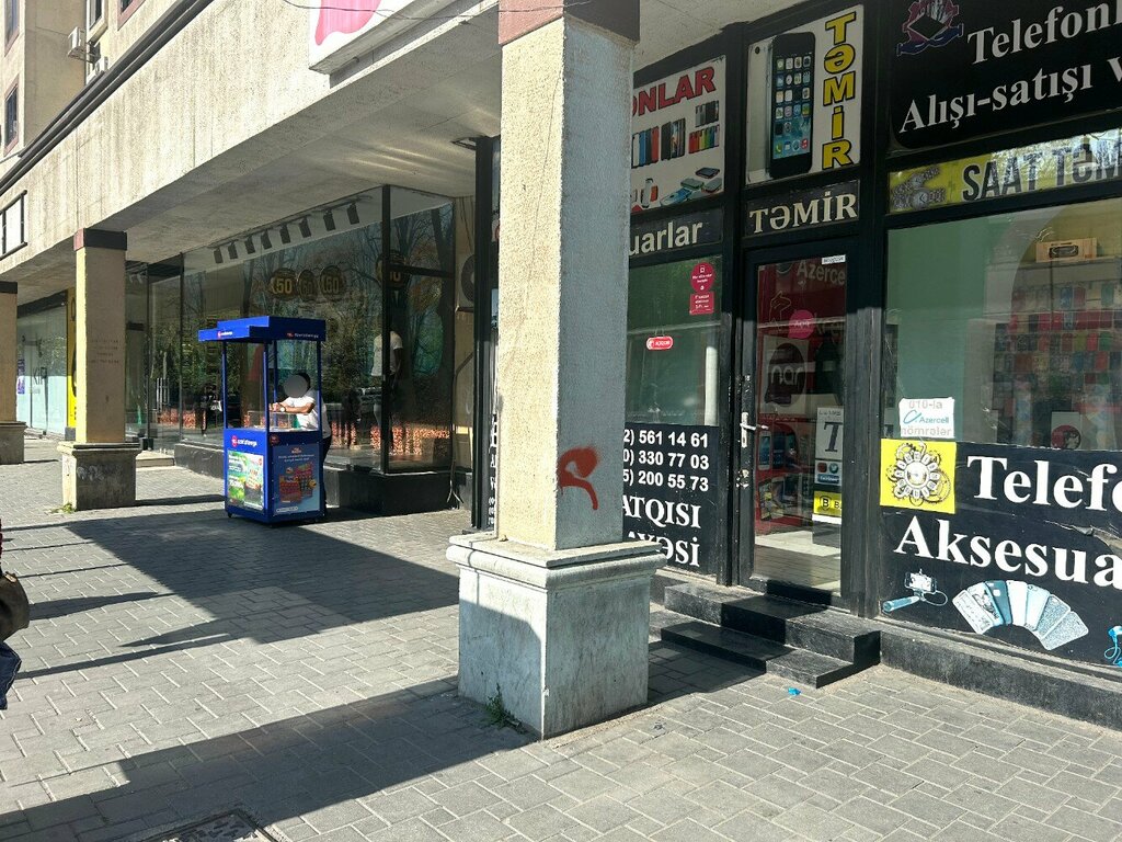 Saat tamircileri Saat Təmiri, Bakü, foto