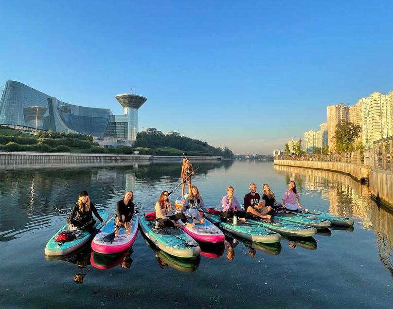 Kürek sörfü Let's Sup, Moskova, foto
