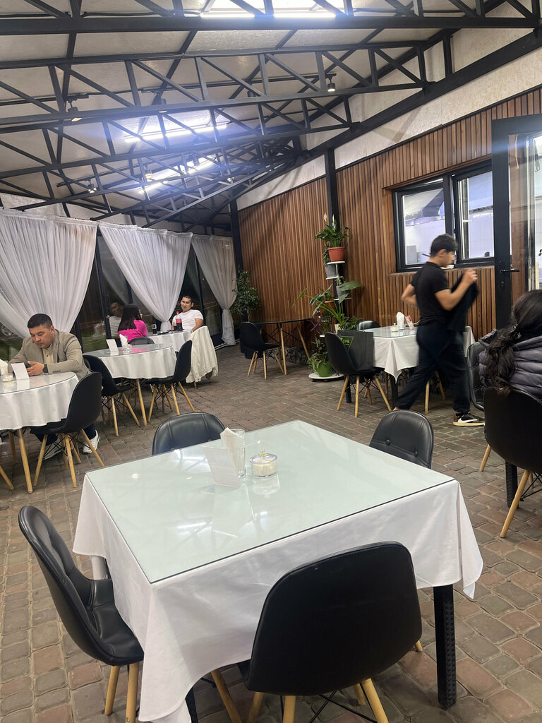 Kafe The Most, Almatı, foto