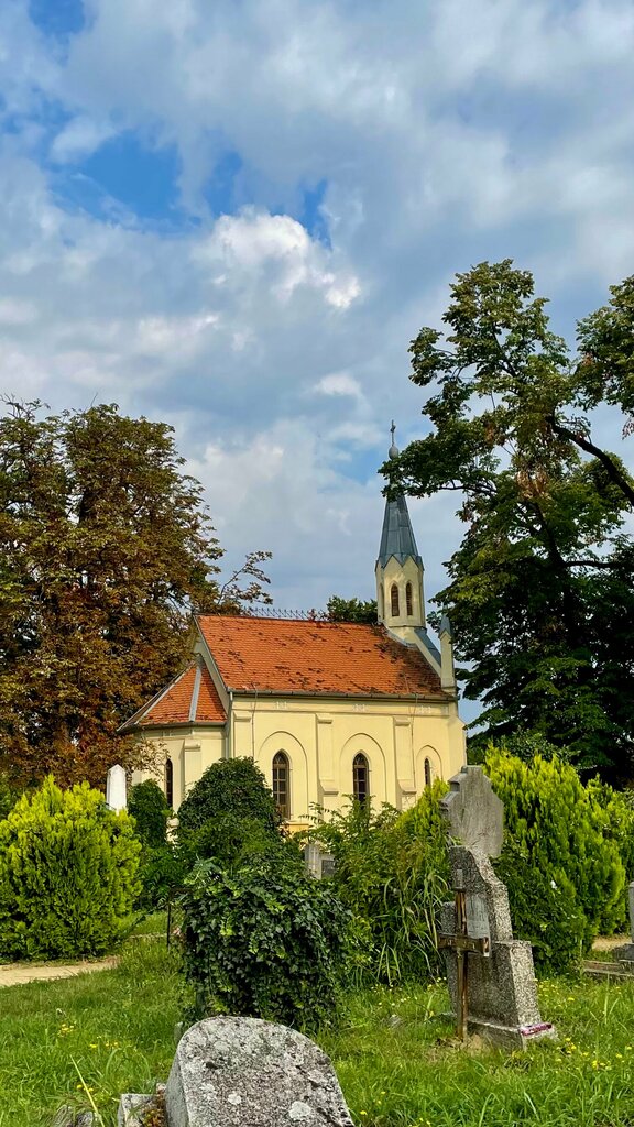 Mezarlıklar Католичко гробље, Novi Sad, foto