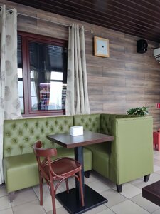 Автостоп (Sovetskaya ulitsa No:1А, Dubiei), kafe  Minskaya oblastından