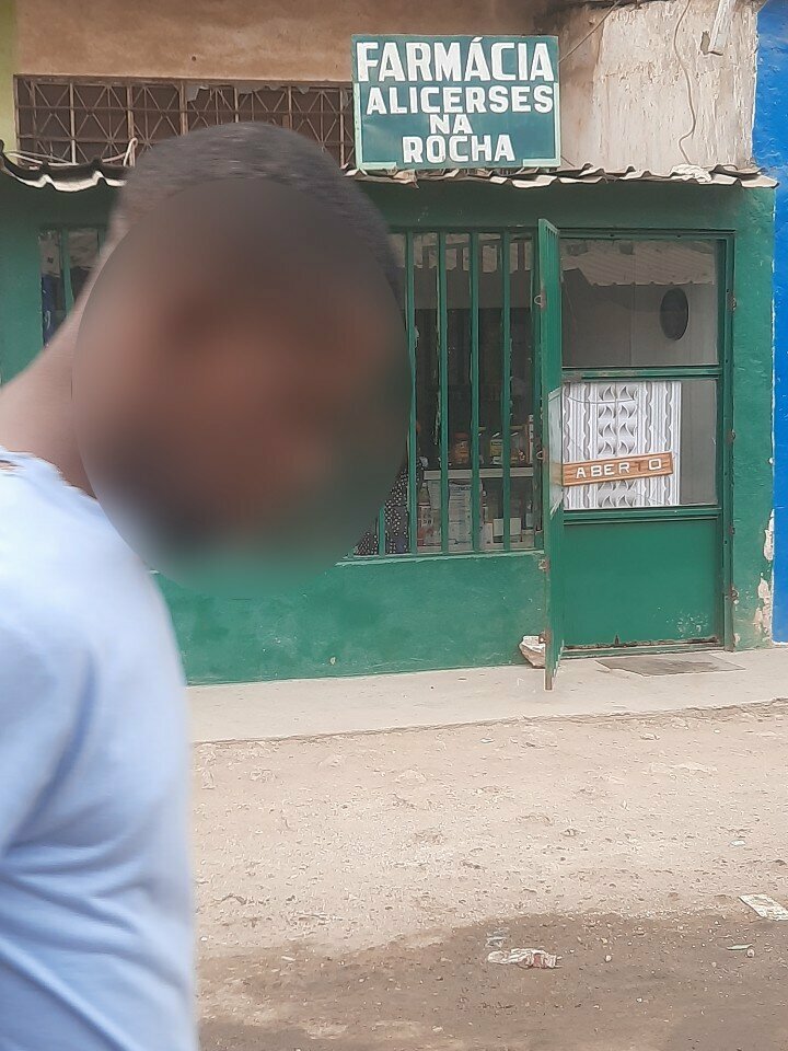 Eczaneler Alicerses na Rocha, Loanda, foto