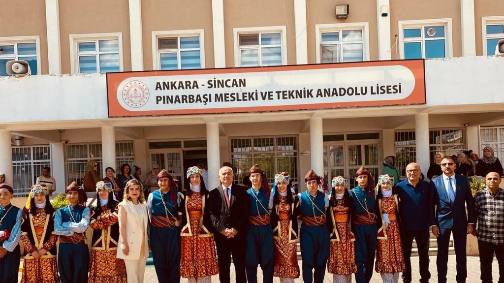 Mesleki ve teknik anadolu lisesi Pınarbaşı Mesleki Ve Teknik Anadolu Lisesi, Ankara, foto
