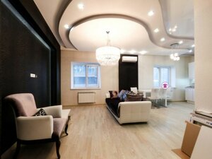 Kaif Apartments (Yubileynyy Avenue No:46, Khimki), otel  Himki'den