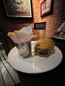 Hard Rock Cafe Bali (Bali, Badung Regency, Kuta District), kafe  Bali'den