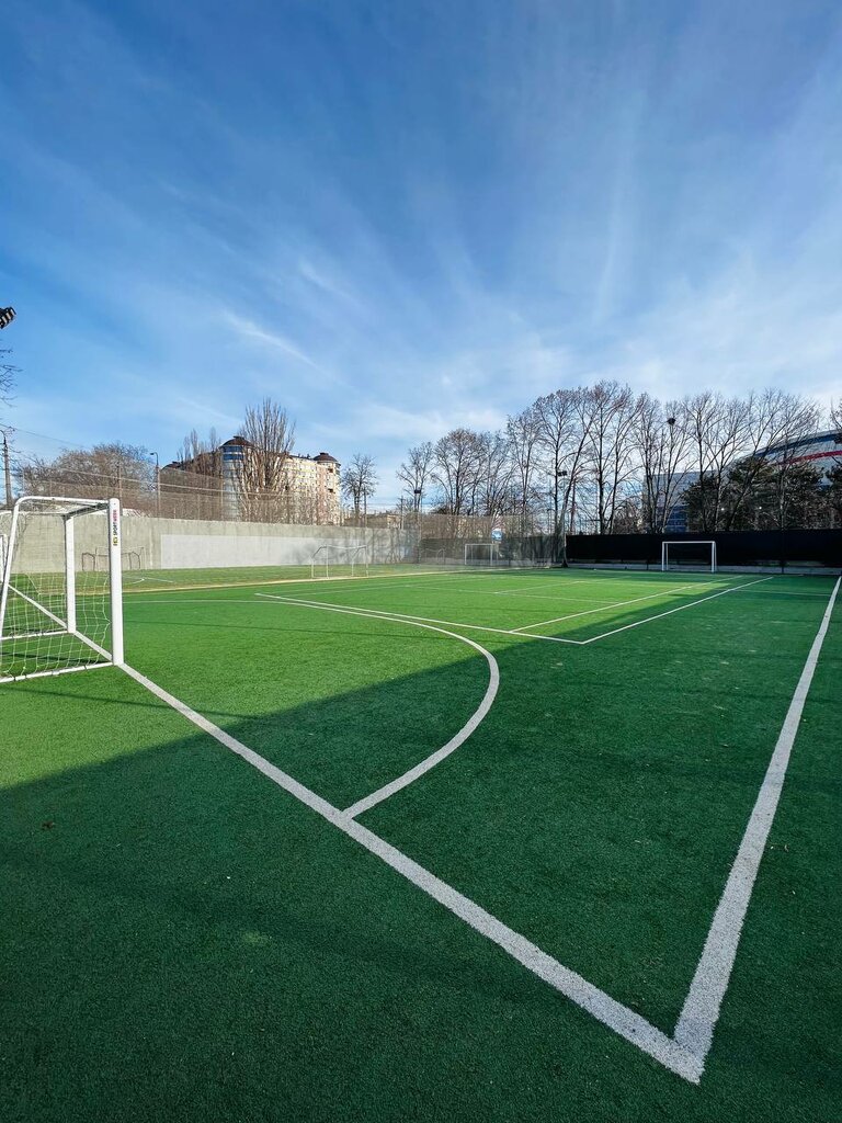 Spor alanı Футбольное поле, Simferopol (Akmescit), foto