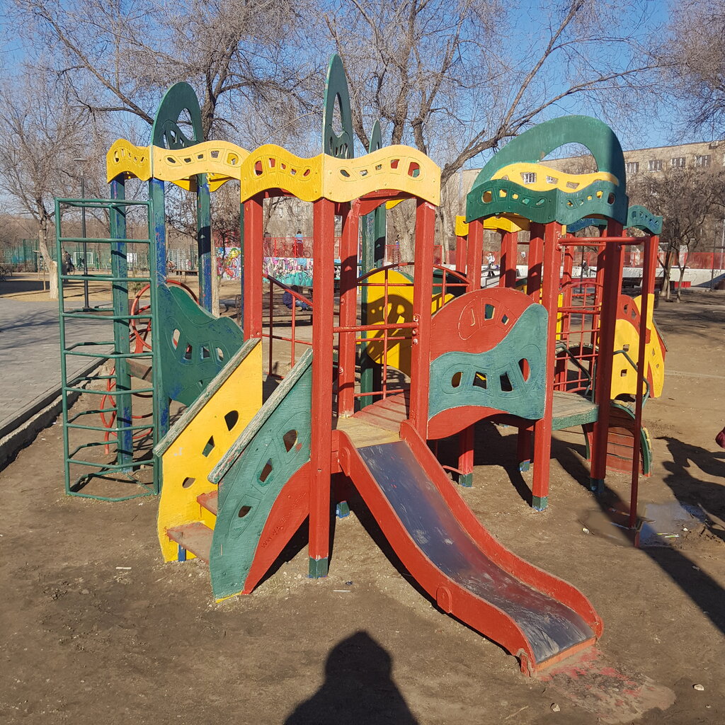 Oyun alanı Playground, Astrahan, foto
