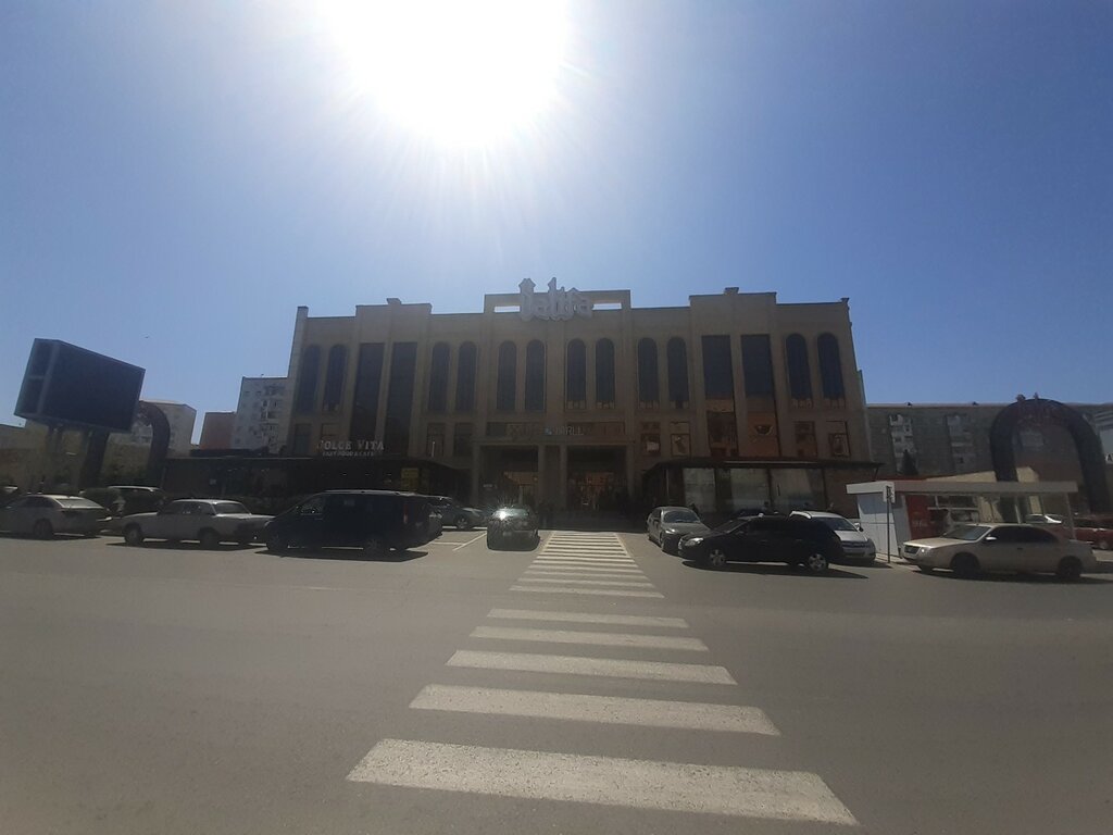 Alışveriş merkezleri Xəlifə mall, Sumgayıt, foto
