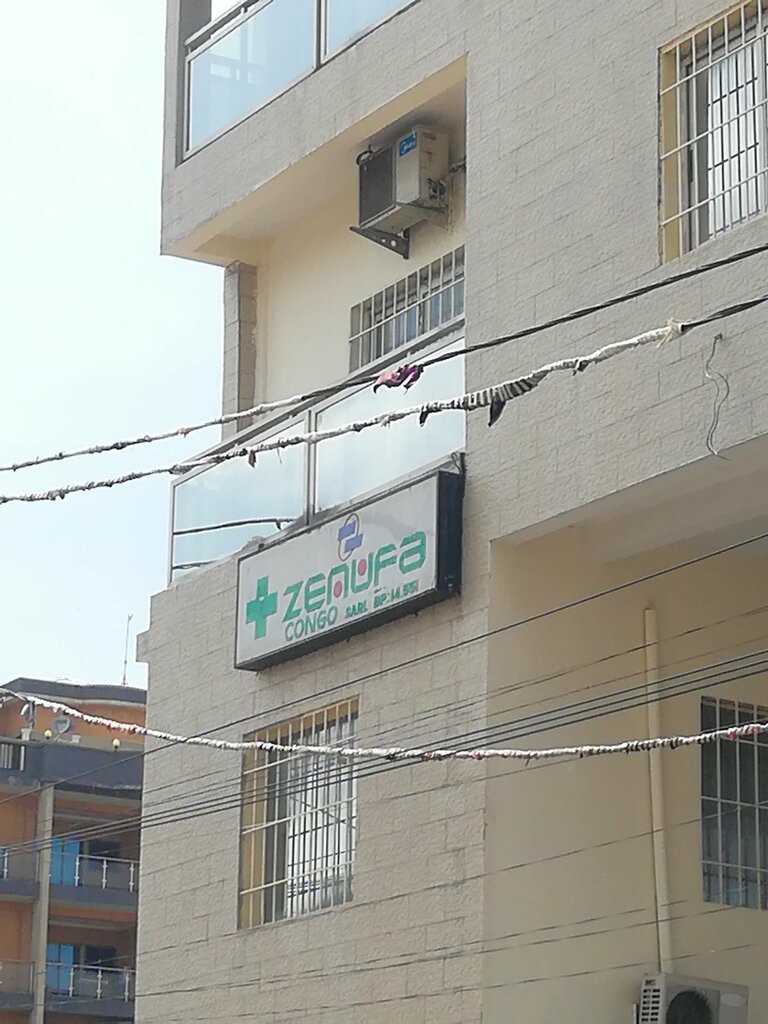 Eczaneler Zenufa, Brazzaville, foto