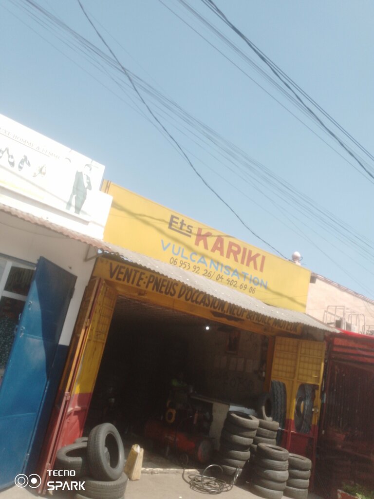 Jant ve lastikçiler Ets Kariki, Brazzaville, foto