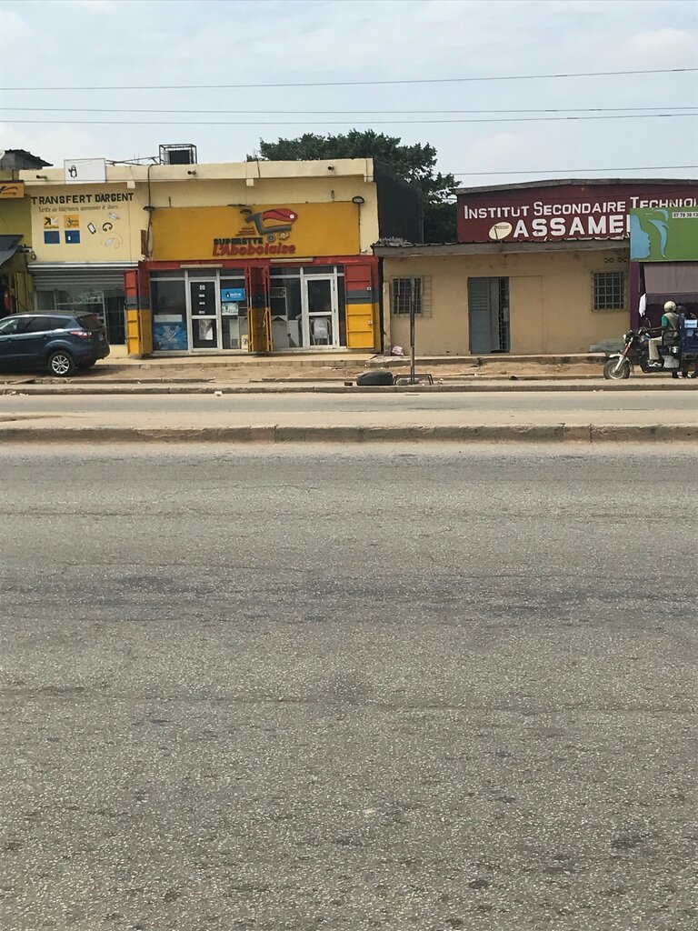 Süpermarket L 'Abobolaise, Abican, foto