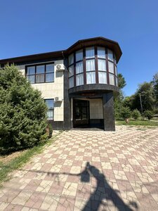 Delta (ulitsa Lenina No:136), otel  Izobilny'den