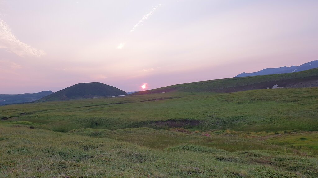 Dağ zirvesi Гора Тарбаганья 997 метров, Kamçatski krayı, foto