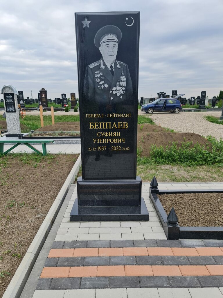 Heykel ve mezarlık taşı üreticileri Памятники, Nalchik, foto