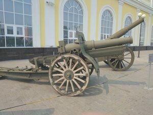 155-мм французская гаубица образца 1917 года (ulitsa Aleksandra Kozitsyna No:4А, Verkhnyaya Pyshma), teknoloji anıtı  Verhniaya Pyşma'dan