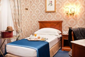 Hotel Barberini (Via Rasella No:1), otel  Roma'dan