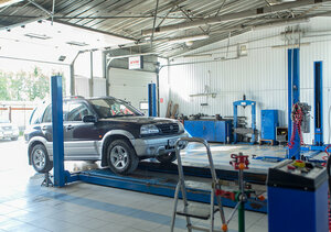 Severnaya Tekhnika (Sosnogorskoe Highway No:3, Ukhta), otomobil servisi  Uhta'dan