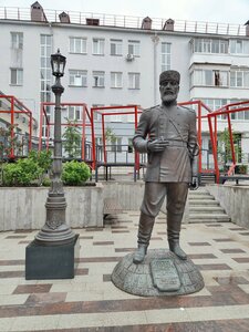 Уфимский городовой (Lenina Street No:13А), park, sokak heykeli  Ufa'dan