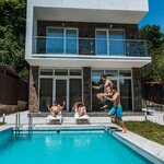 Вилла Стрелец (No:37, Vesyoloe Village), konuk evi  Soçi'den