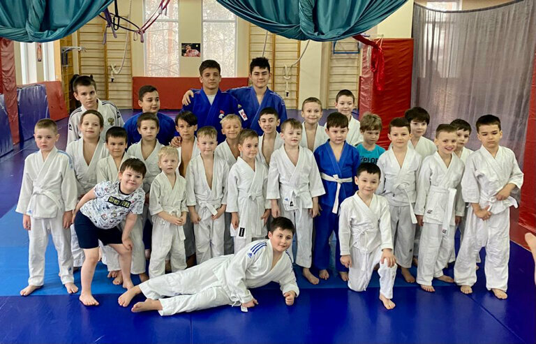 Spor kulüpleri Легион, Mytişçi, foto