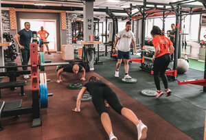 Baza Fitness-club (Privokzalnaya ulitsa No:24Б), fitness kulüpleri  Kirjaç'tan