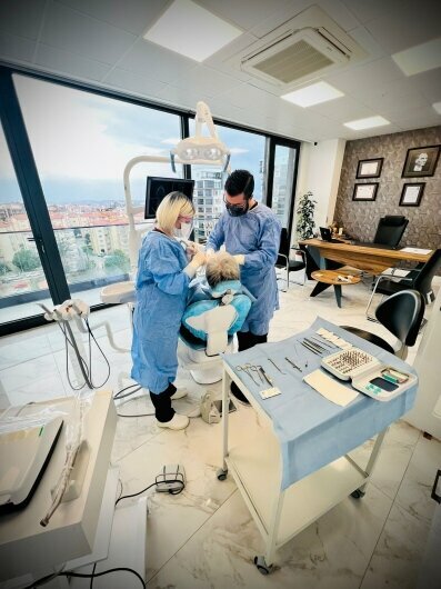 Özel ağız ve diş sağlığı klinikleri ve muayenehaneleri Dr. Dt. Hakan Bayındır, Bursa, foto