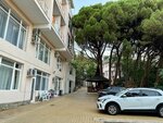 Park Paradise (Алупкинское шоссе No:11Ж, посёлок городского типа Кореиз), otel  Kırım Cumhuriyeti'nden