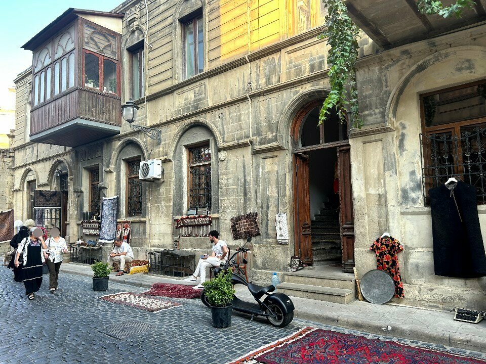 Sergi salonları, galeriler Narjih Gallery, Bakü, foto