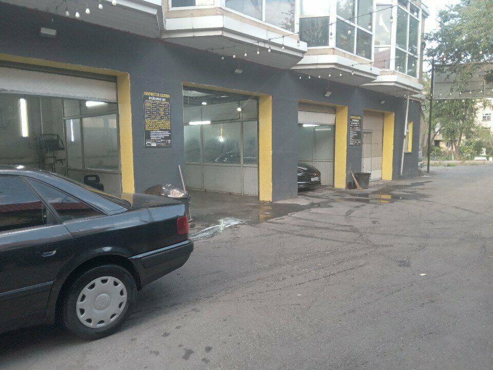 Oto yıkama Wurth, Almatı, foto